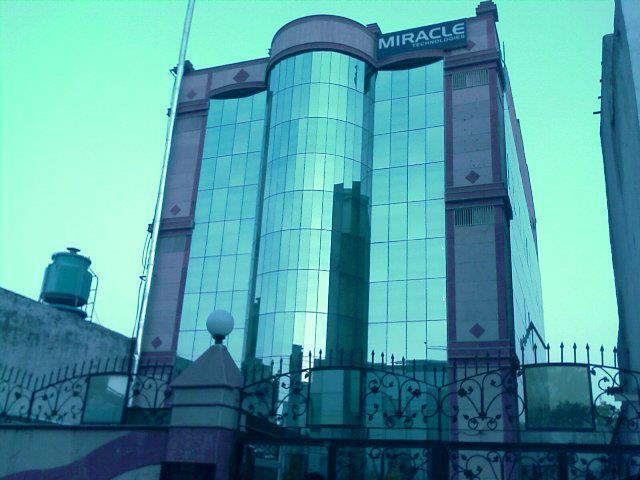 Miracle Technologies, Noida: Courses, Fees, Ranking, Contact, Admission 2024